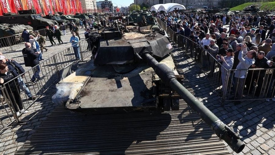 bne IntelliNews - The Kremlin scores propaganda points with a display ...