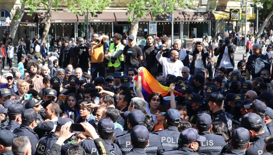 bne IntelliNews - Azerbaijani activists protest against police ...