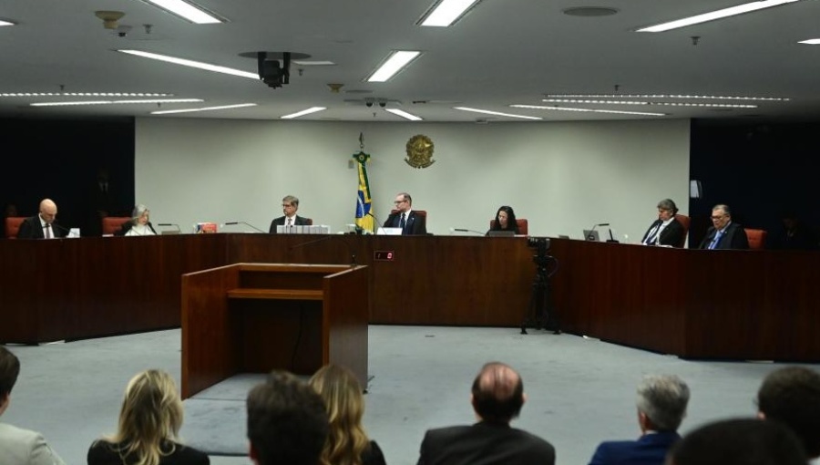 bne IntelliNews - Brazil’s Supreme Court jails Bolsonaro for 27 years ...