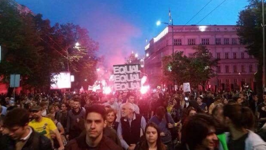 bne IntelliNews - Belgrade protest march marks anniversary of Savamala ...