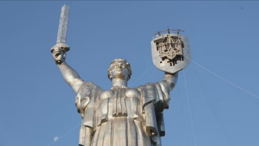 Bne Intellinews Kyiv Replaces Hammer And Sickle With Ukrainian