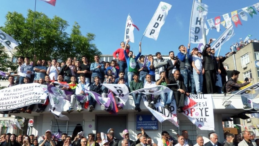 bne IntelliNews - Top Turkish court backs blocking of pro-Kurdish party ...