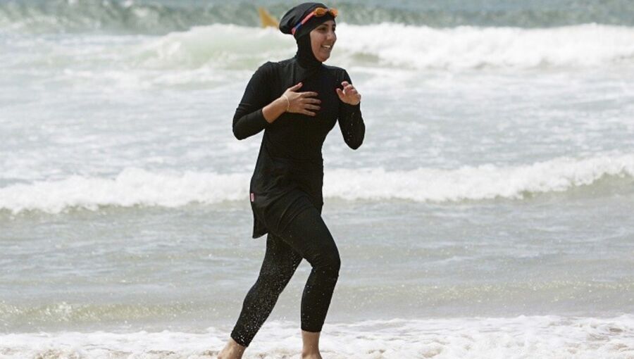 bne IntelliNews - Syria's new regime cracks down on women's beachwear