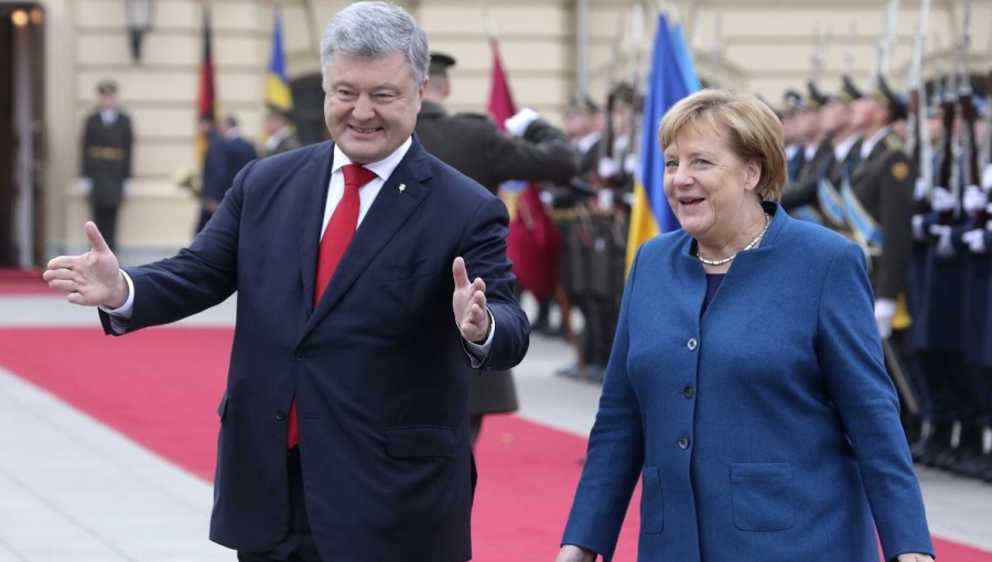 bne IntelliNews - KRUK REPORT: Merkel gives Poroshenko an image bump ...