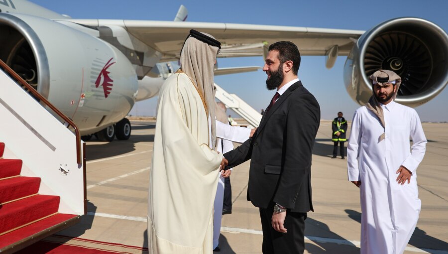 bne IntelliNews - Qatari Emir discusses developments with Syrian interim President